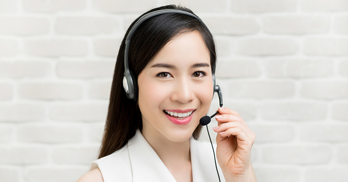 How Custom Jackets Improve First Impressions for Service Staff